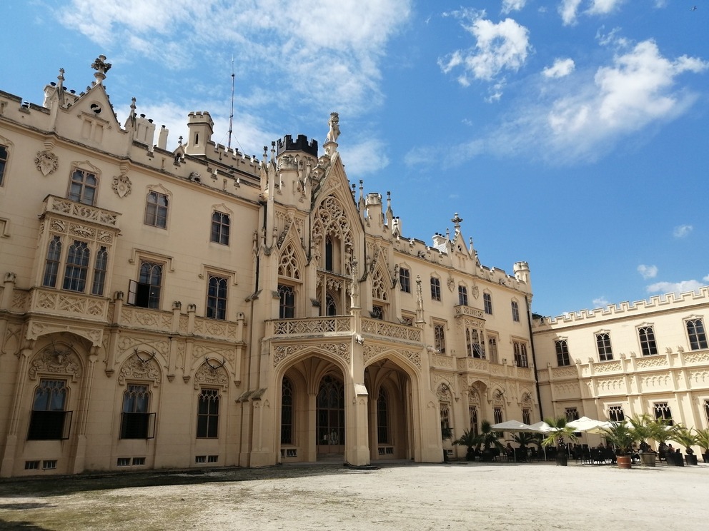 Lednice castle: What does a faux minaret have to do with a pencil?